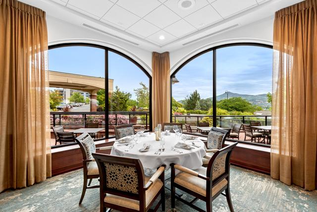 Dining - Rogue Valley Manor
